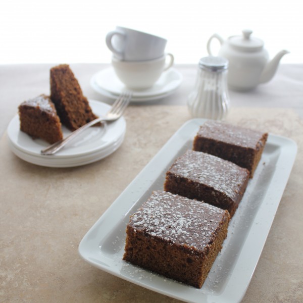 Easy Fall Spice Cake | Emerils.com